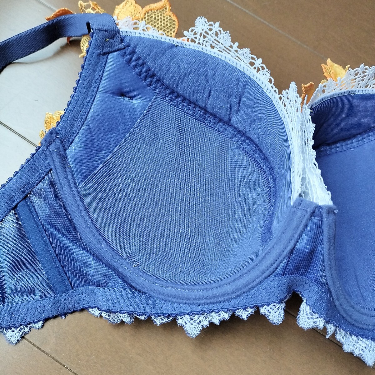 Yahoo!オークション - 超美品 サルート 04 ジャズ ブラジャー単品 G75 ...