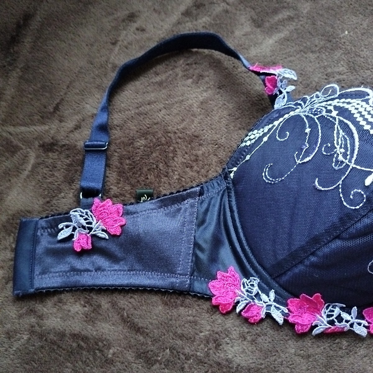 Yahoo!オークション - 超美品 サルート 72 待宵草 ブラジャー単品 H65 ...