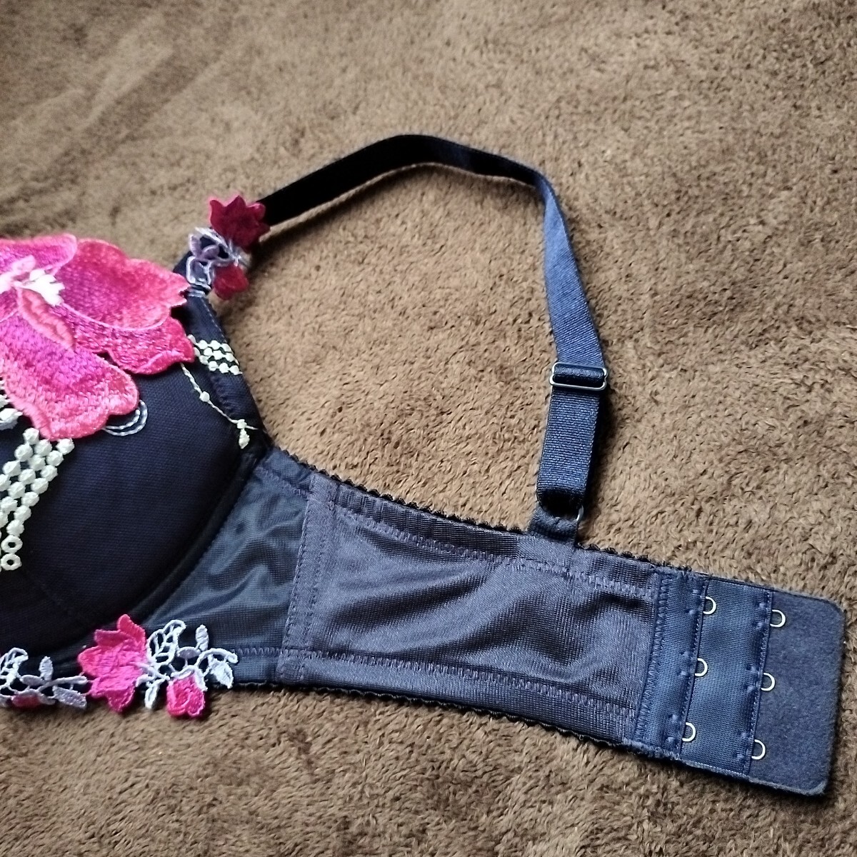 Yahoo!オークション - 超美品 サルート 72 待宵草 ブラジャー単品 H65 ...