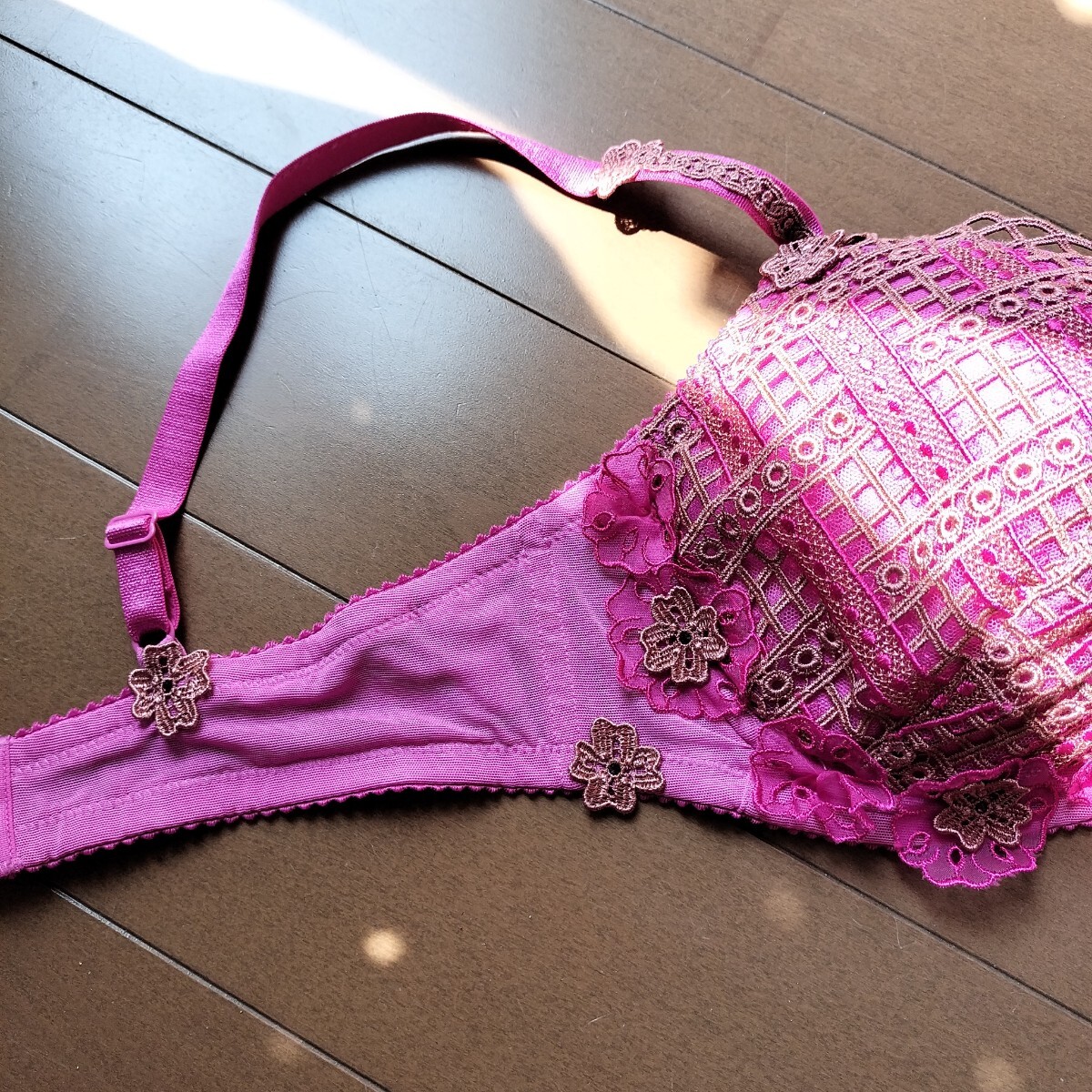 Yahoo!オークション - 超美品 Trefle トレフル 79 ブラジャー単品 G75 ...