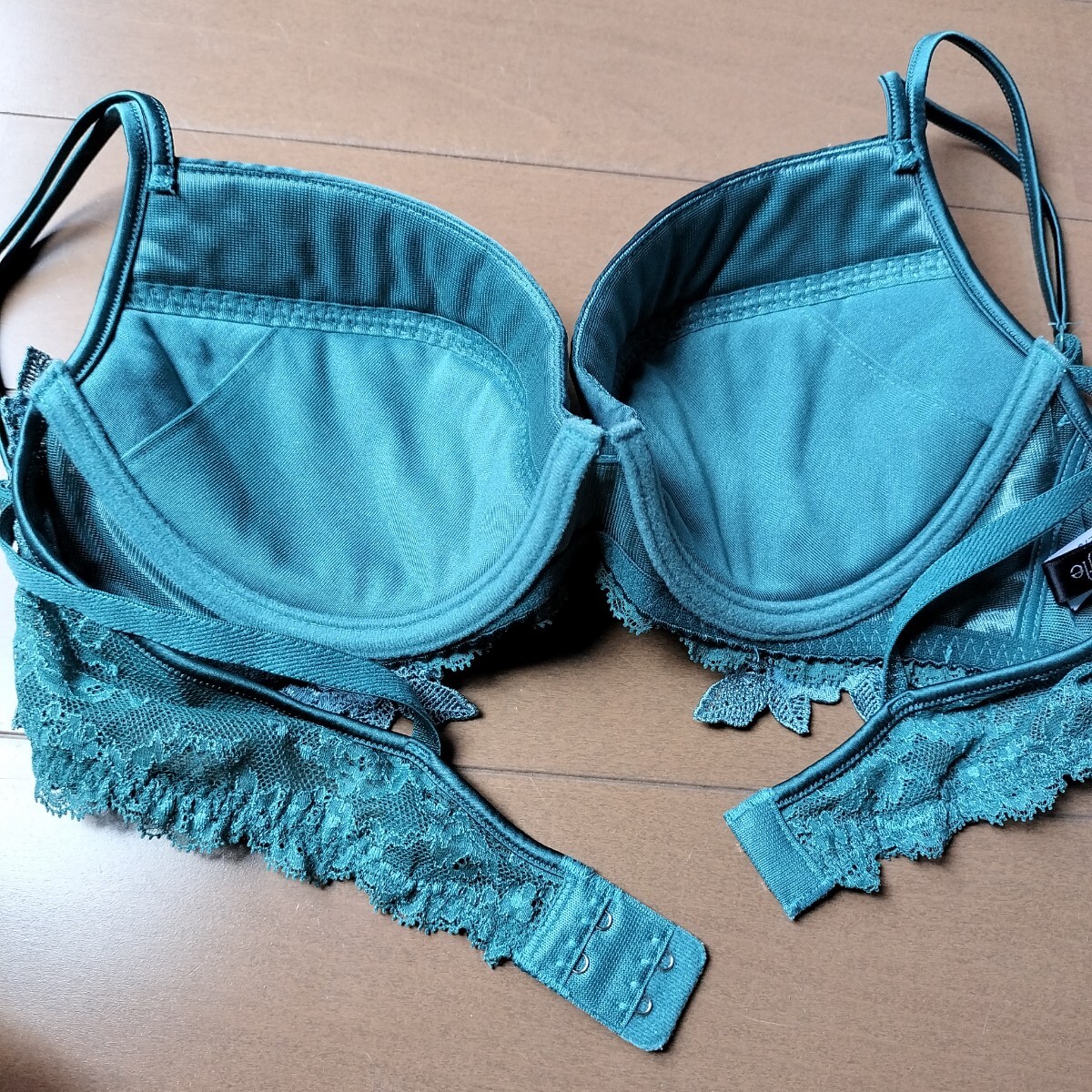 Yahoo!オークション - 超美品 Trefle トレフル 20 ブラジャー単品 E75 ...