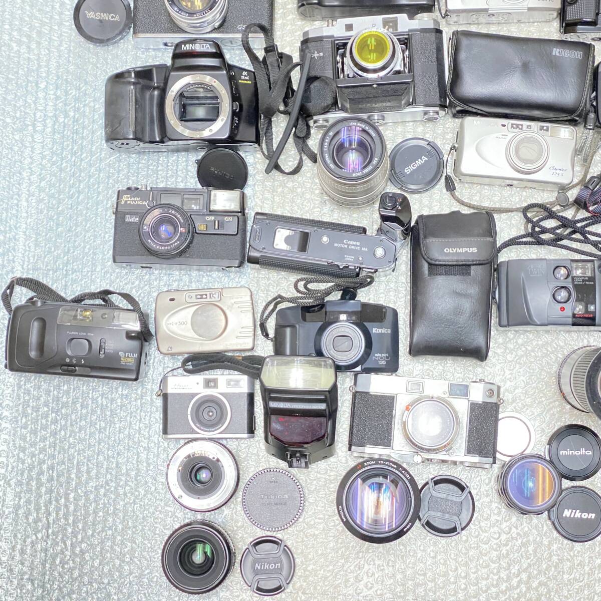 Yahoo!オークション - 『AE8』フィルムカメラ 30台以上 キャノン ニコ...