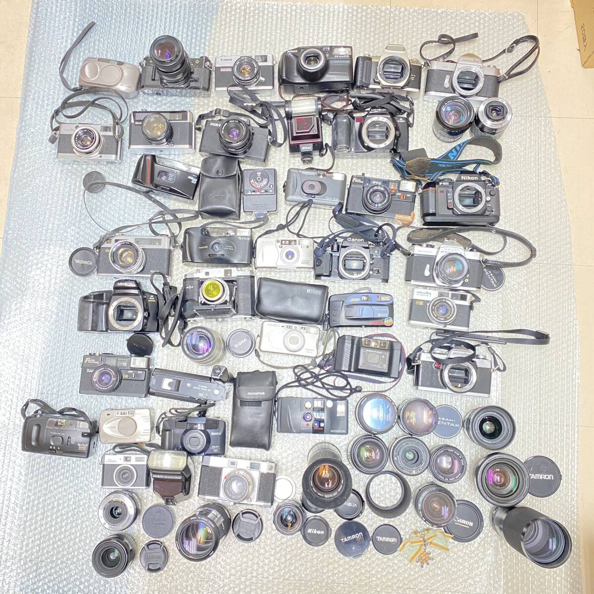 Yahoo!オークション - 『AE8』フィルムカメラ 30台以上 キャノン ニコ...