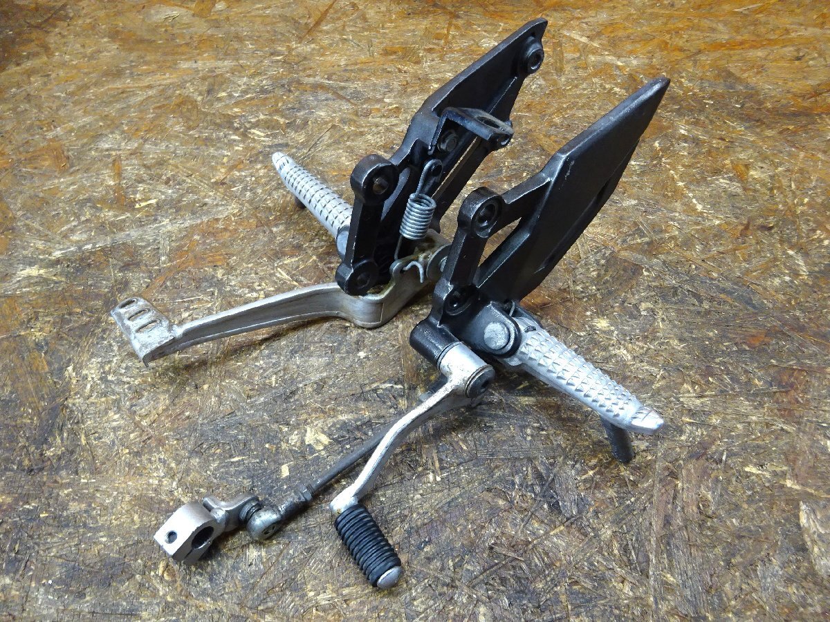 Yahoo!オークション - [K116] ’13 Z250 メインステップ左右