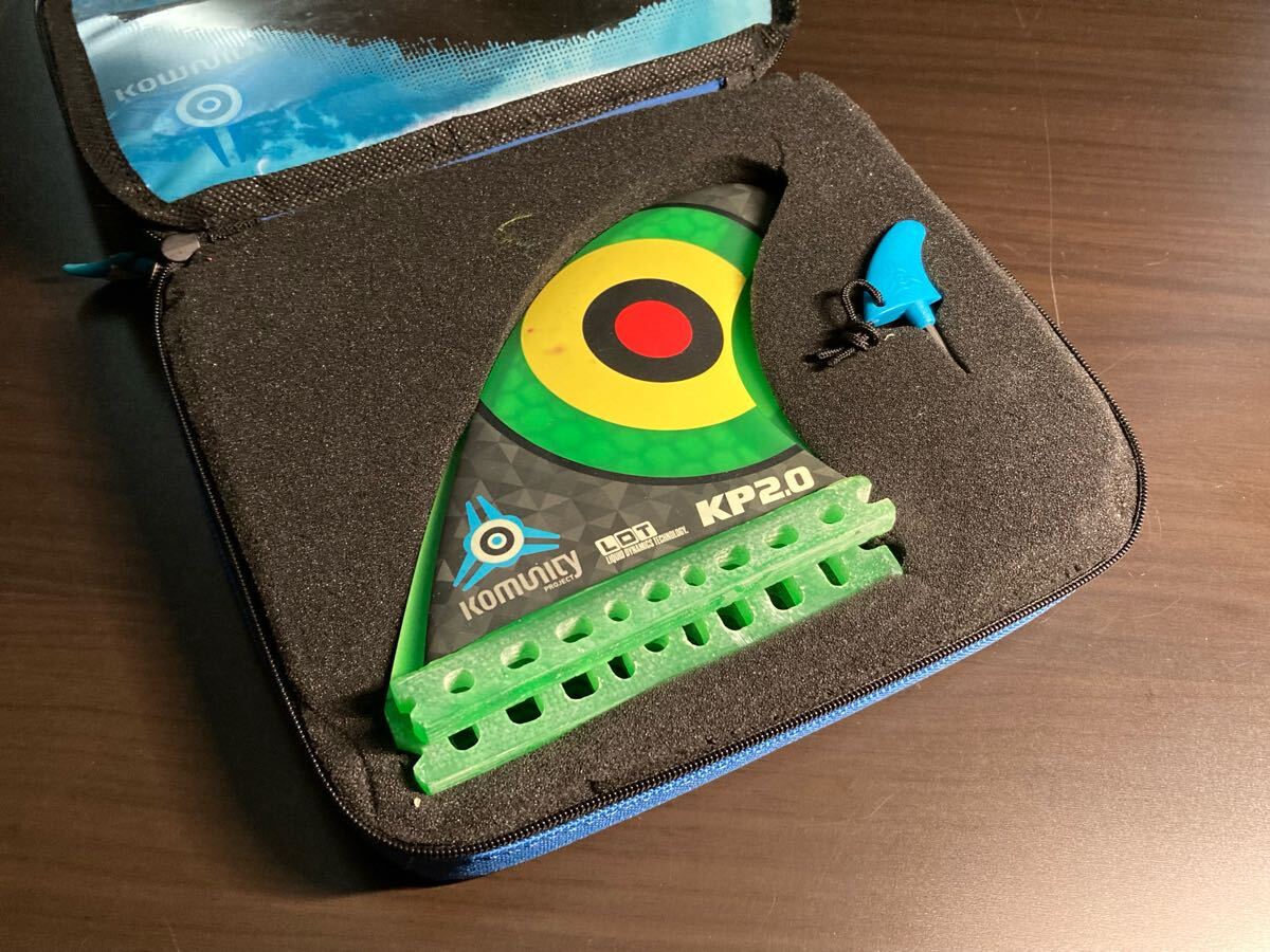 Yahoo!オークション - Komunity Project KP2.0 Quad サーフボードフィ...