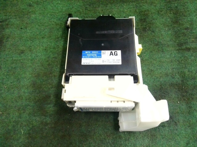 Yahoo!オークション - レクサス CT DAA-ZWA10 ヒューズ ボックス 1G1 y...