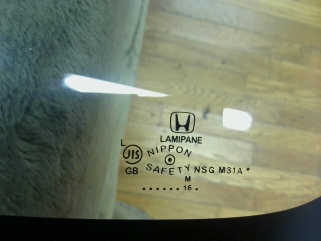 Yahoo!オークション - シャトル DAA-GP7 フロント ウインド ガラス NH7...