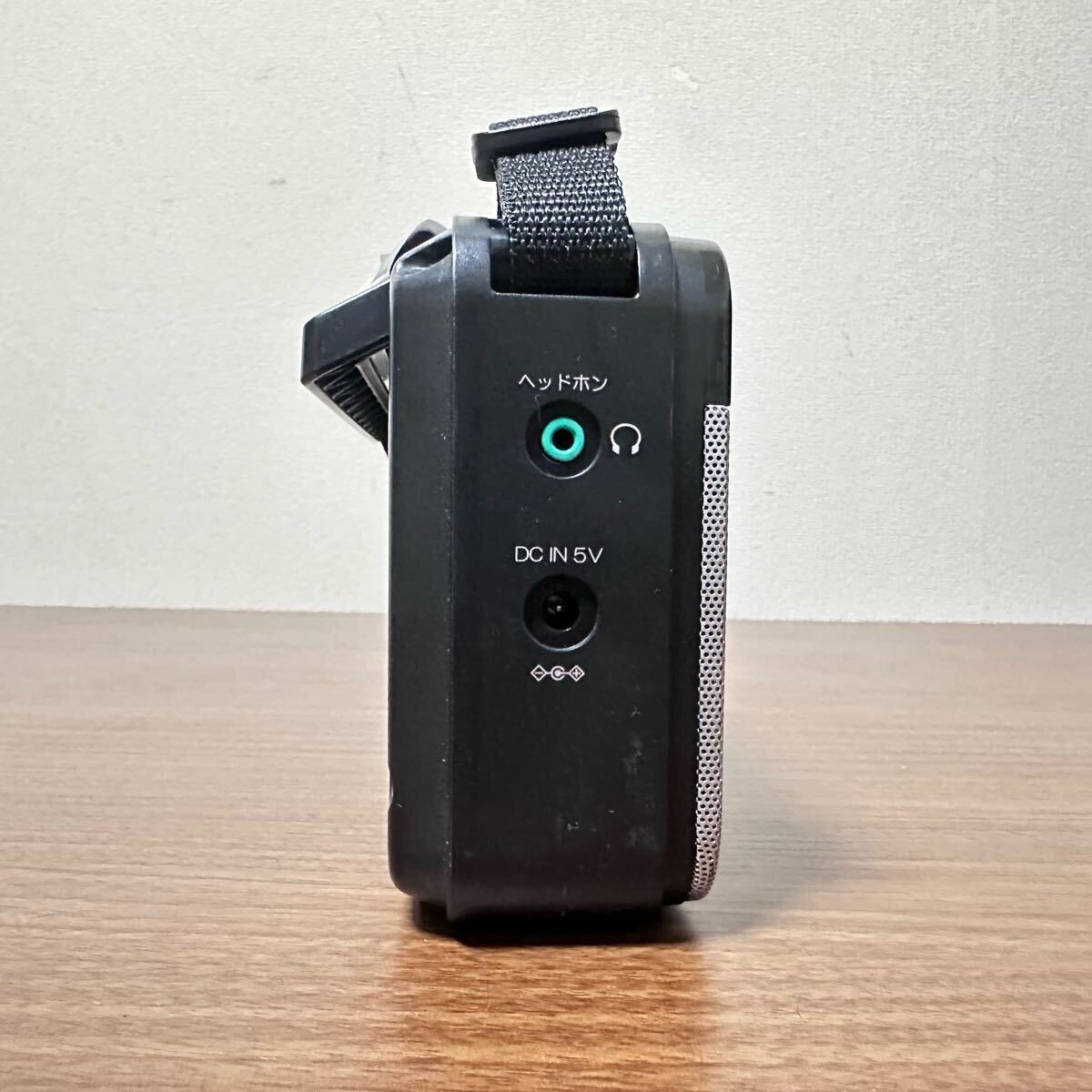 Yahoo!オークション - TOSHIBA TY-SR55 ポータブルラジオ 受信OK[東芝]...