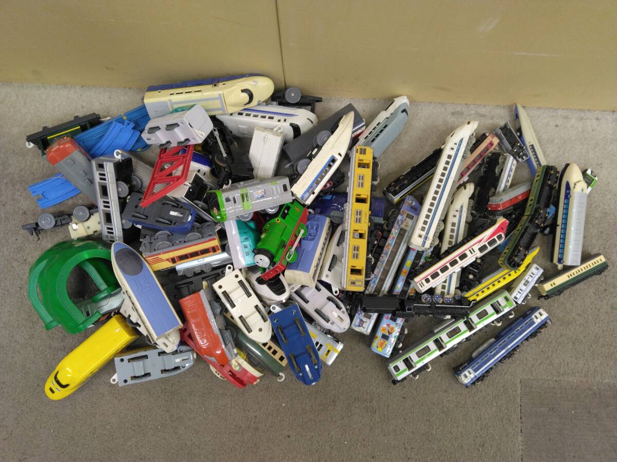 Yahoo!オークション - M61 棚21 ジャンク品 電車セット プラレール Nゲ...