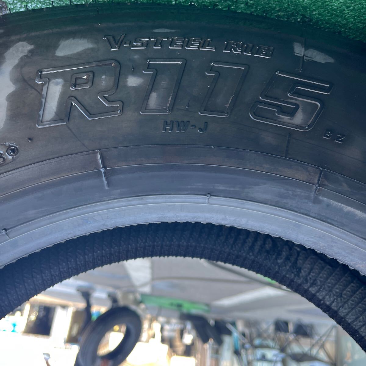 Yahoo!オークション - 225/80R17.5 BRIDGESTONE R115 激安美品 1本 7 5...