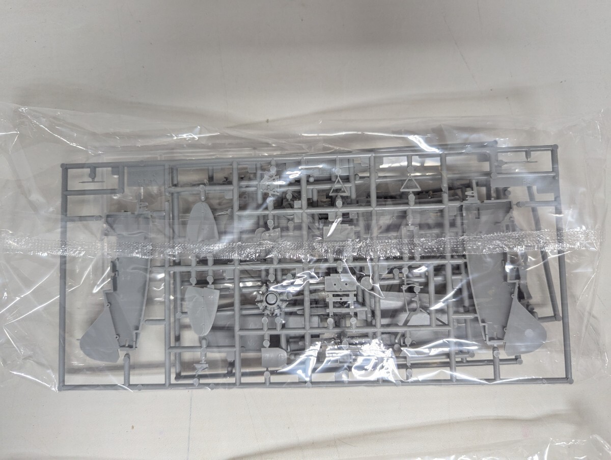 Yahoo!オークション - 未組立 ハセガワ 1/72 F2A-1/2 バッファロー US...