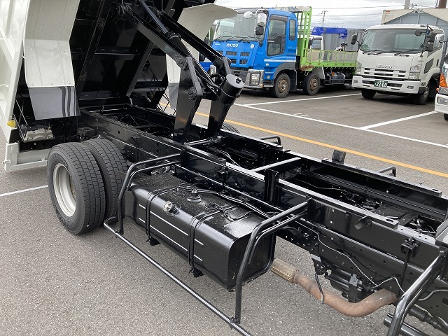 Yahoo!オークション - H29 デュトロ 3t パートタイム4WD 標準幅キャビ...