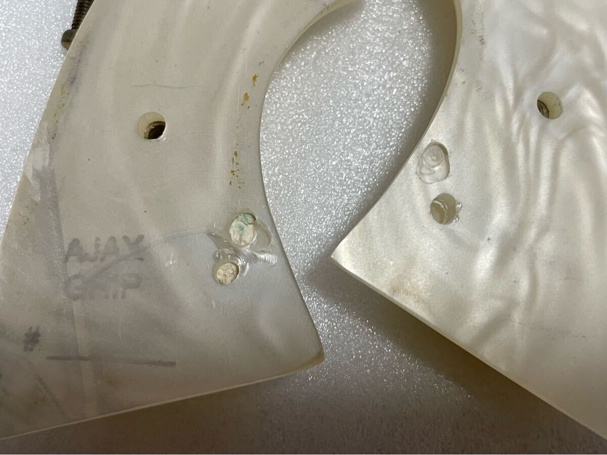 Yahoo!オークション - 実銃コルトSAA用 バール調グリップ(AJAXアジャ...