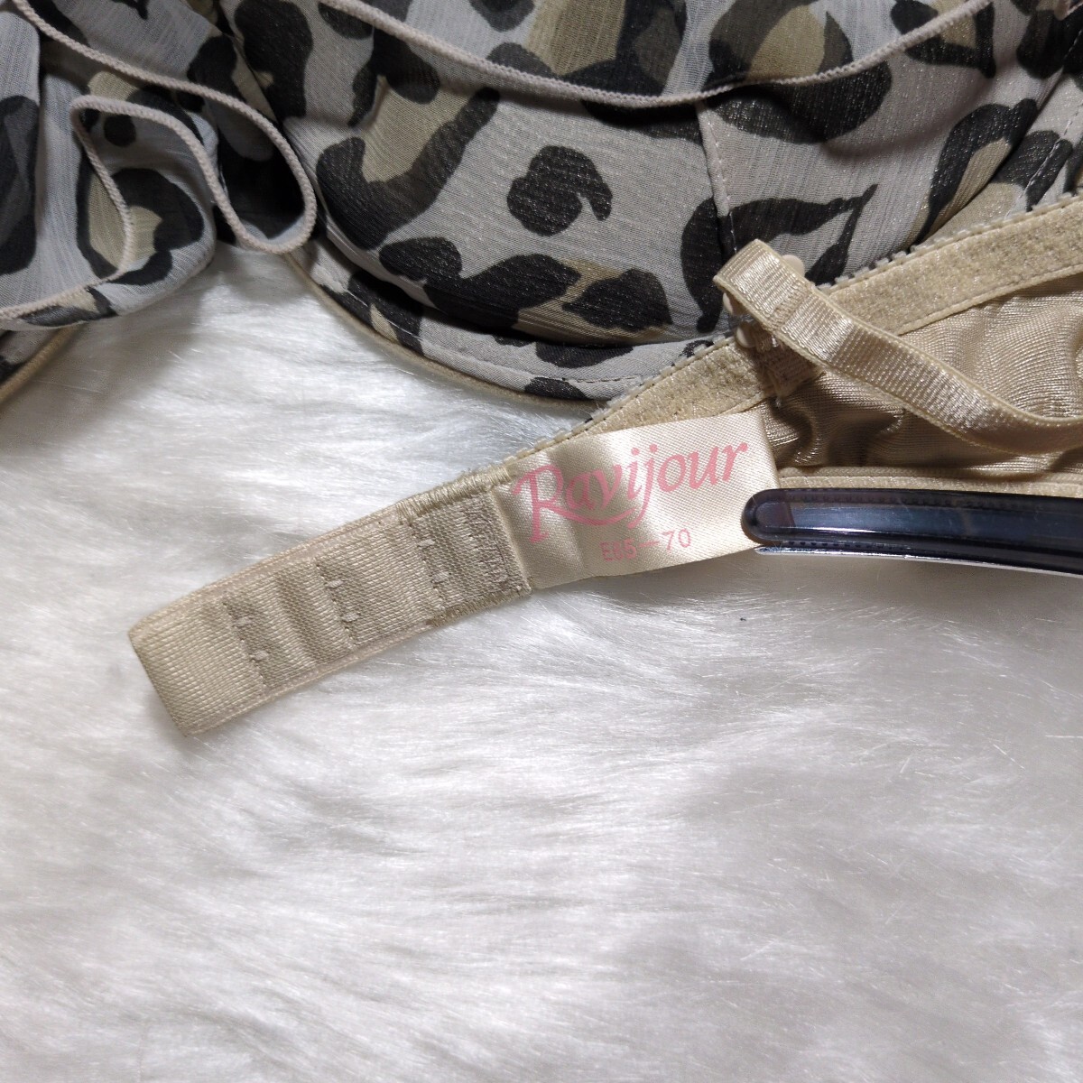 Yahoo!オークション - E65〜70 Ravijour ハートヒョウ柄ブラジャー