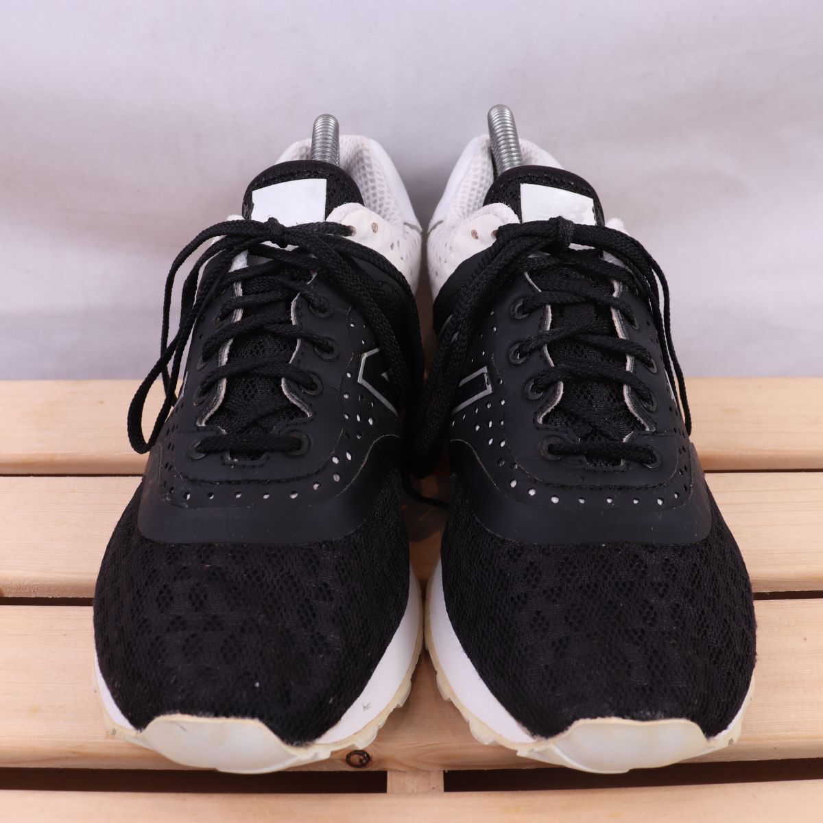 Yahoo!オークション - z367【574】ニューバランス US7 25.0cm/黒 ブラ...