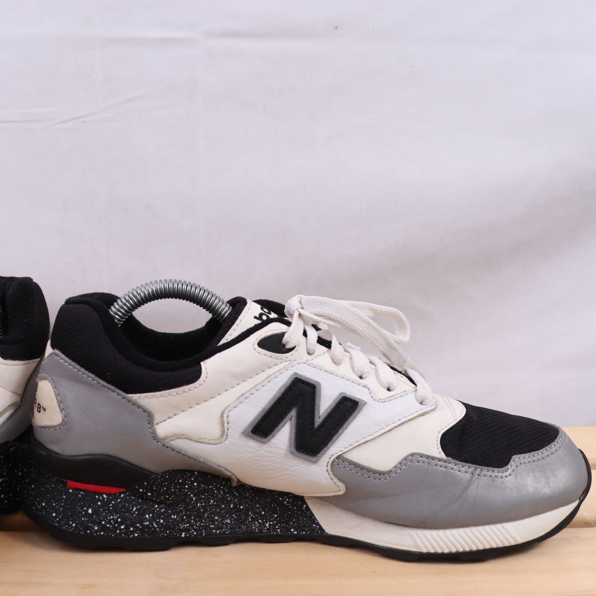 Yahoo!オークション - z381【878】ニューバランス US8.5 26.5cm/白 ホ...