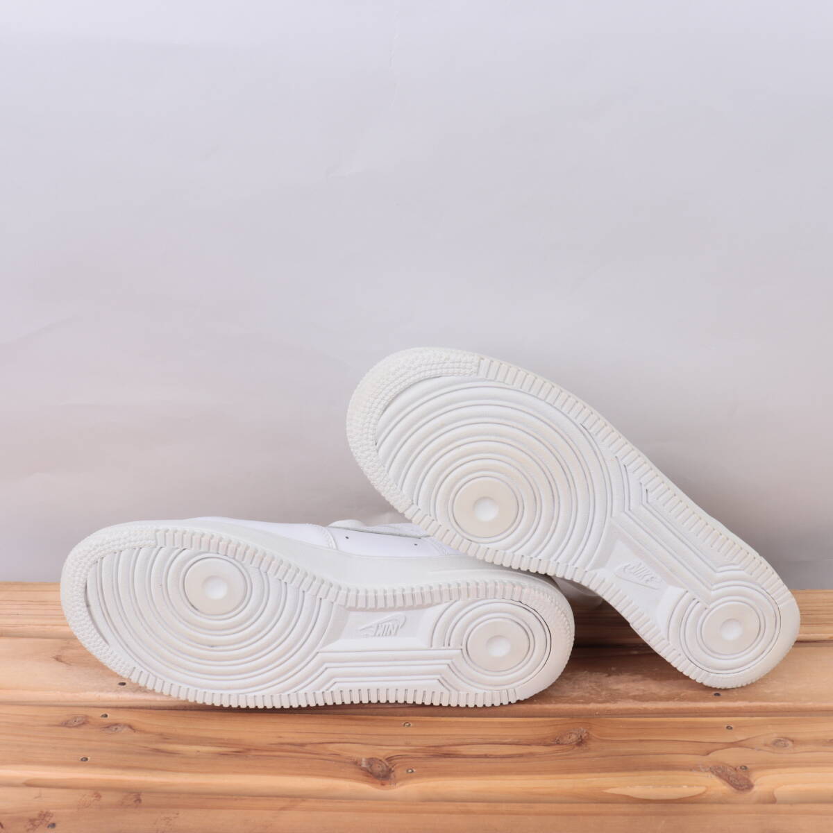 Yahoo!オークション - z730 ナイキ エアフォース1 US9.5 27.5cm/白 ホ...