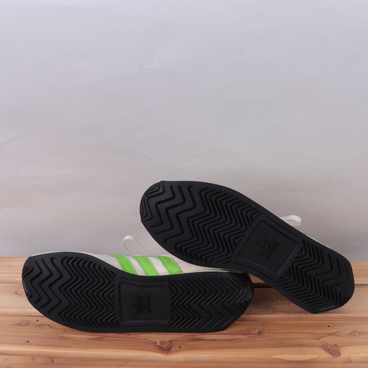 Yahoo!オークション - z748 アディダス カントリー OG US9 27.0cm/ライ...