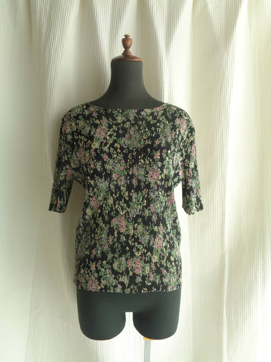 Yahoo!オークション - VOIR プリーツトップス Fサイズ