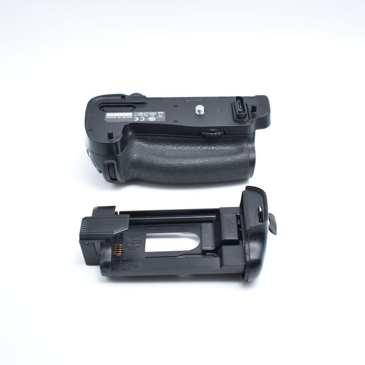 Yahoo!オークション - BY#7331 Nikon MB-D16 マルチバッテリーパワーパ...