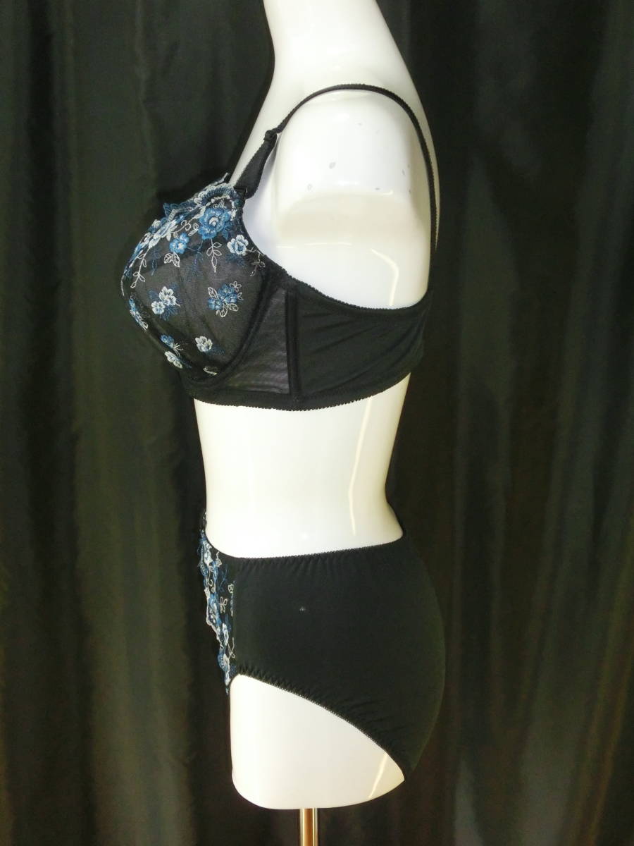 Yahoo!オークション - 【D95 3L～4L】ブラック 小花柄刺しゅうブラ...