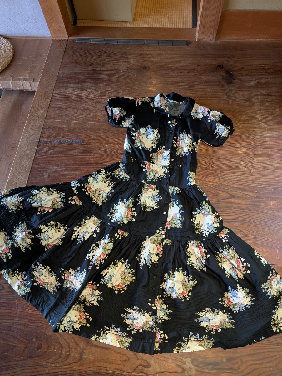 Yahoo!オークション - インゲボルグ 黒 コットン ワンピース花柄