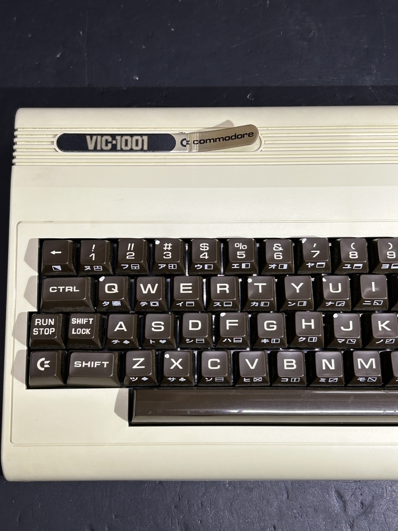 Yahoo!オークション - コレクター必見 Commodore VIC-1001 本体 コモ...