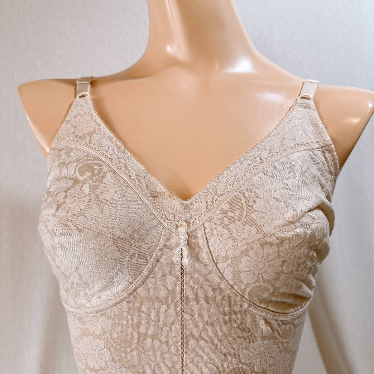 Yahoo!オークション - 82 高級 ボディスーツ C85L