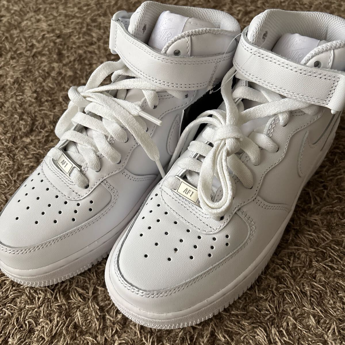 Yahoo!オークション - 23.5 cm NIKE AIR FORCE1 MID 新品未使用 白 ナ...