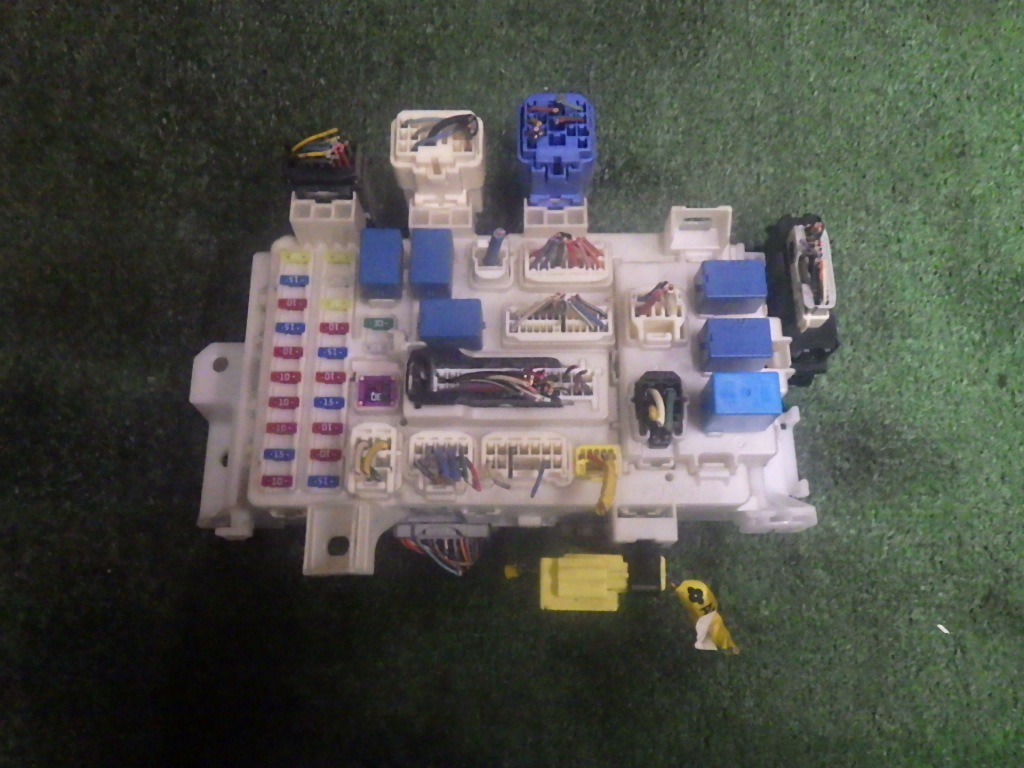 Yahoo!オークション - ワゴンR MH23S ヒューズボックス 36780-70KA0