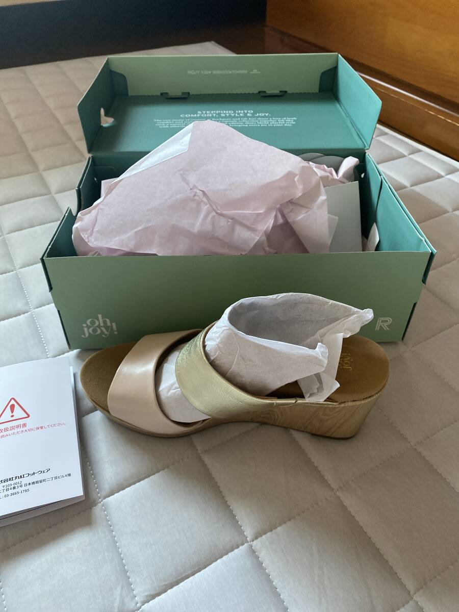 Yahoo!オークション - 新品 未使用 ロックポート サンダル 24センチ ゴ...