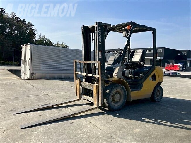 Yahoo!オークション - フォークリフト コマツ FG25T-17 2020年 1 650h ...
