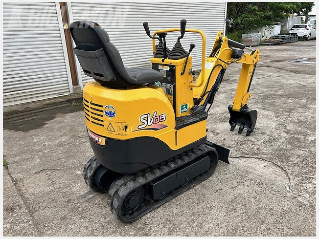 Yahoo!オークション - ミニ油圧ショベル(ミニユンボ) ヤンマー SV05(SV...