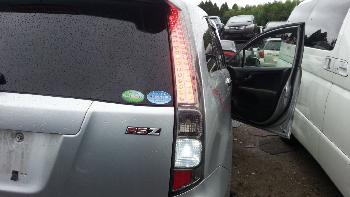 Yahoo!オークション - ホンダ ストリーム RSZ (RN8) 社外 テールランプ...