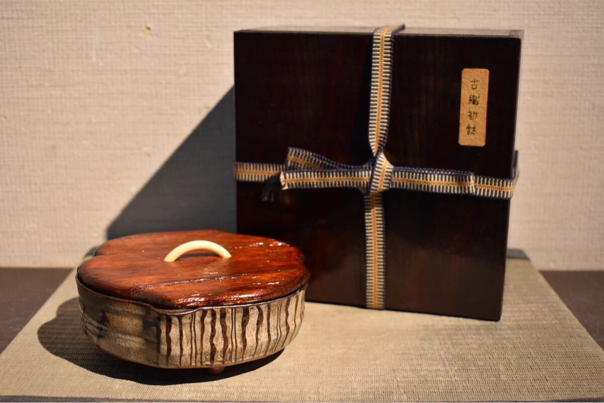 Yahoo!オークション - 【GE】Y165【コレクター所蔵品】時代 織部足付蓋...