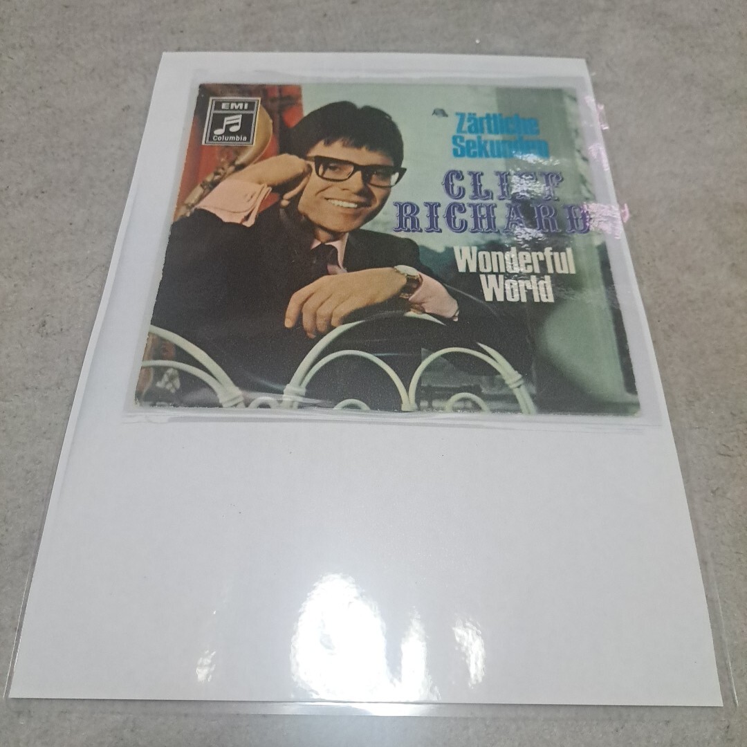 Yahoo!オークション - ラミネート加工A4 CLIFF RICHARD C00628032