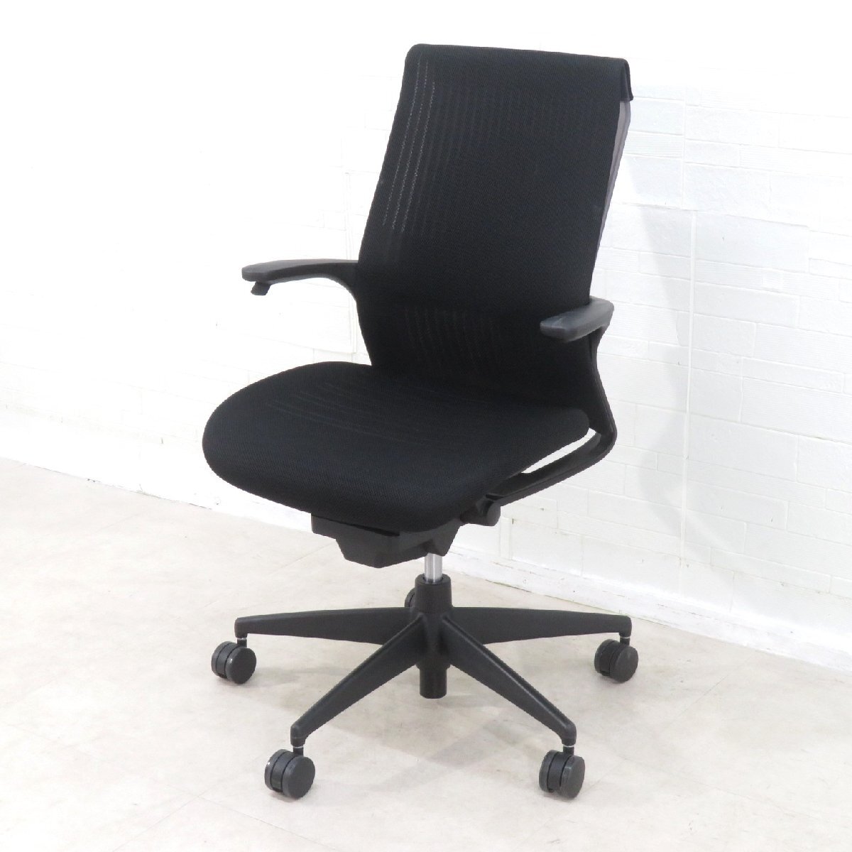 Yahoo!オークション - KOKUYO コクヨ M4 肘付きオフィスチェア CRS-G22...