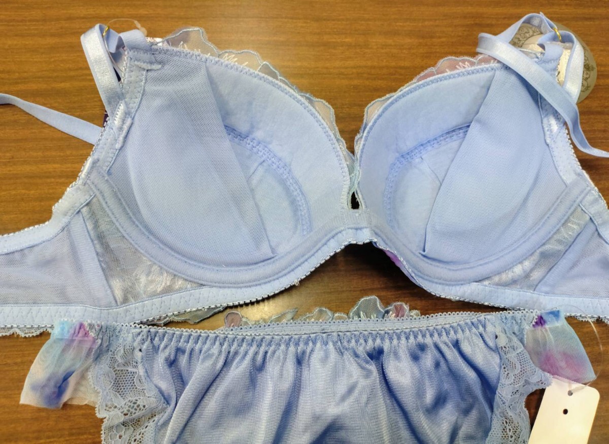 Yahoo!オークション - ブラジャーショーツセット 水色 B75 M