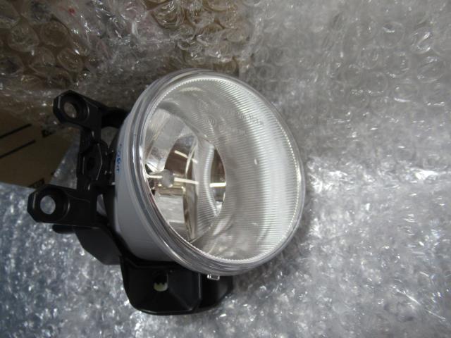 Yahoo!オークション - 【9036】/ ハイラックス GUN125 右フォグランプ ...