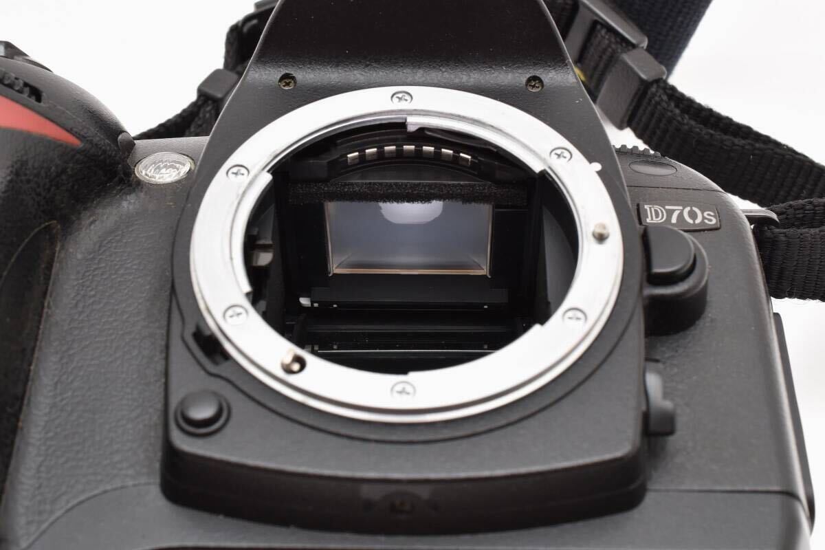 Yahoo!オークション - ニコン Nikon D70s ボディ