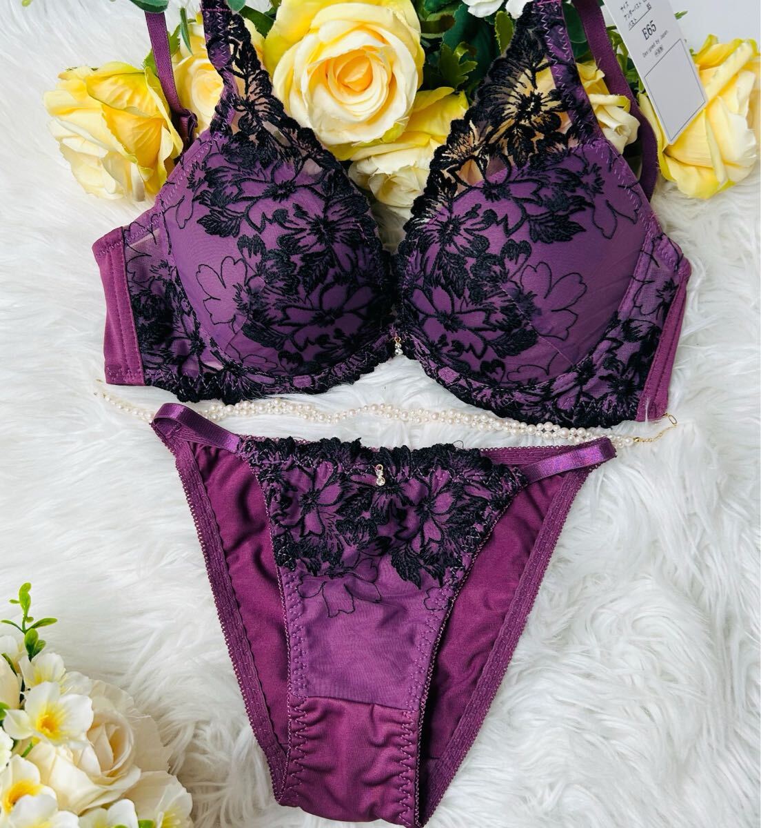 Yahoo!オークション - E65 Mブラジャー＆パンティ フリージア 1