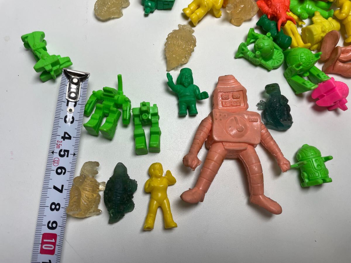 Yahoo!オークション - 70387送60 昭和レトロカラフルソフビ消しゴム 戦...