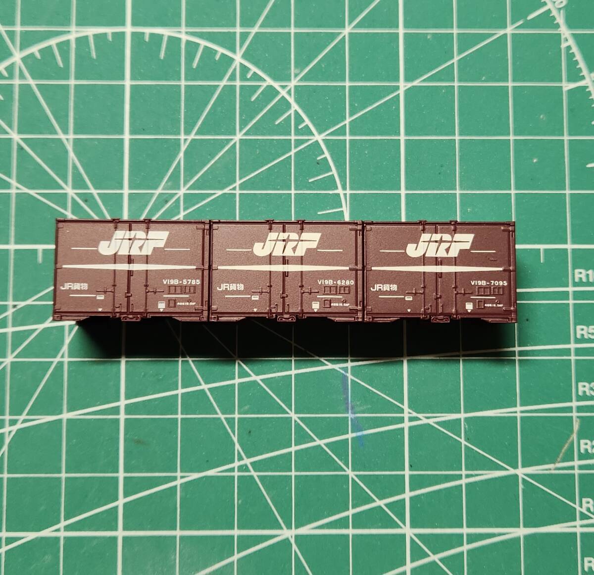 Yahoo!オークション - TOMIX V19B形通風コンテナ（3個入り） 3138 ②