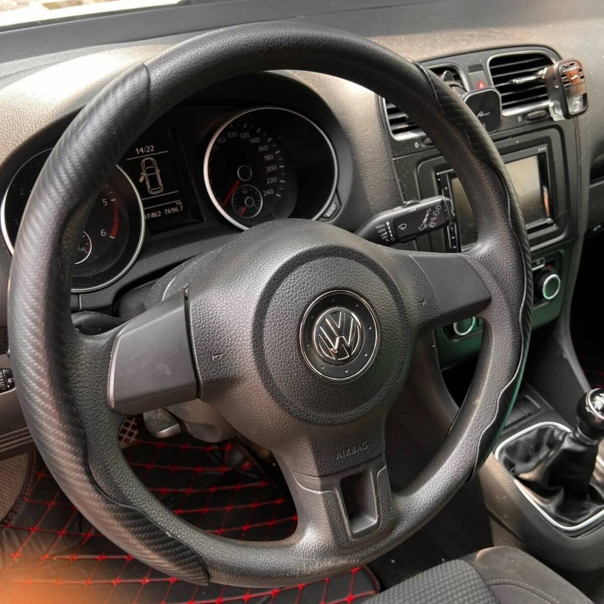 Yahoo!オークション - ステアリング ハンドルカバー 黒 カーボン調 BMW...