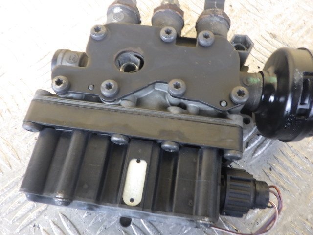 r754-35 エアーバルブ リレーバルブ WABCO 日産 UD トラックス フレンズコンドル MK38C 80-7(トラック、ダンプ)｜売買されたオークション情報、yahooの商品情報を ...