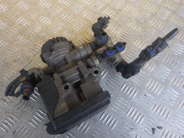 Yahoo!オークション - r616-12 日産 UD トラックス クオン バルブ リレ...