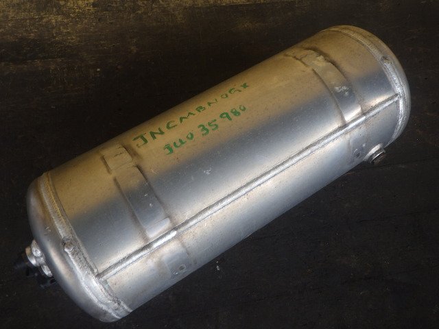 Yahoo!オークション - r734-18 UDトラックス クオン エアータンク アル...