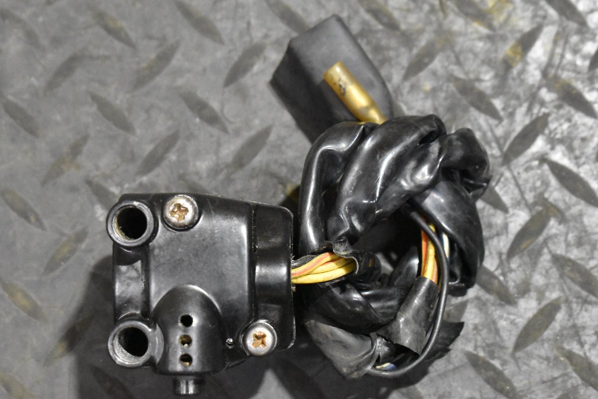 Yahoo!オークション - K436 当時物 純正 Z1000ST 右スイッチ 0020 検)