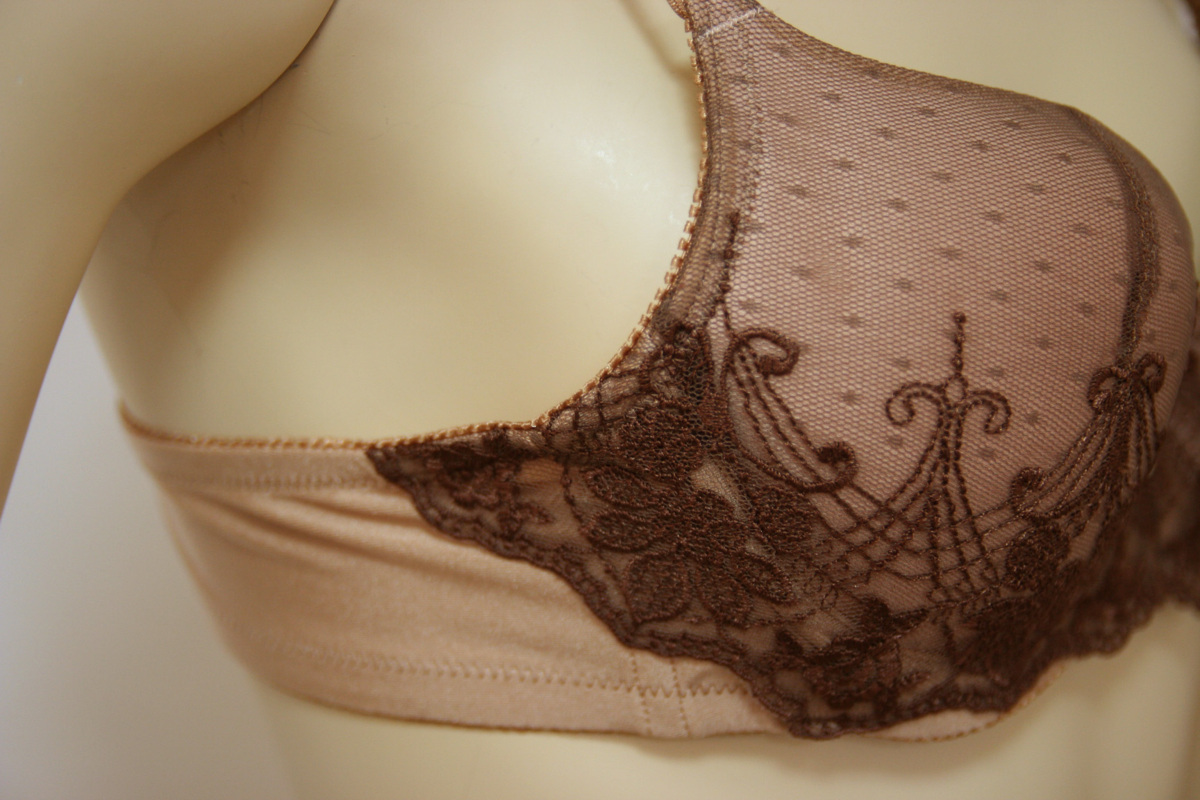 Yahoo!オークション - 送料無料 トリンプ ボリュームカップ Trimph モ...