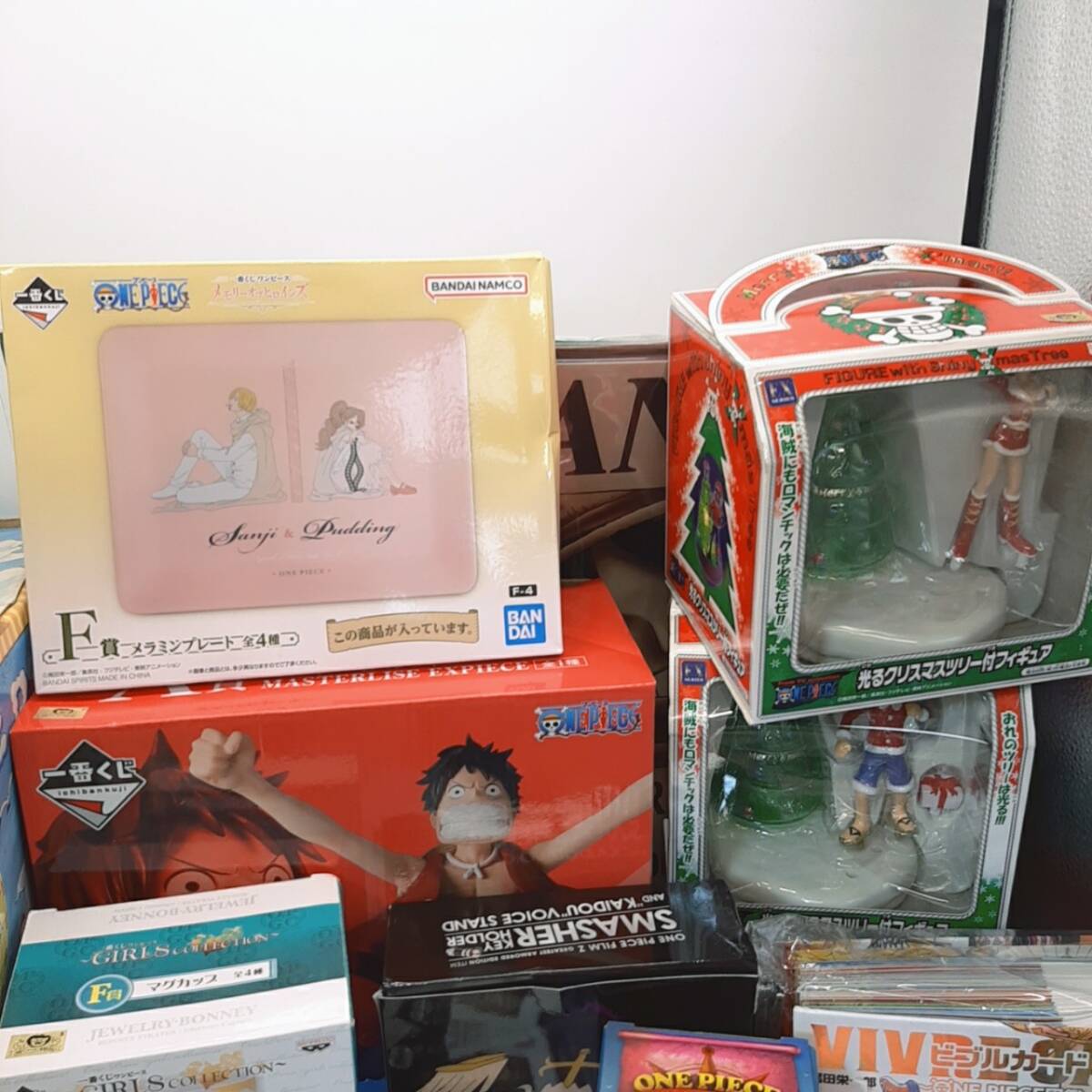Yahoo!オークション - n172 ワンピース グッズ まとめ 大量 フィギュア...